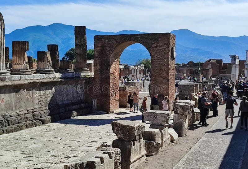 Pompei - Arco Di Augusto Nella Piazza Del Foro Editorial Photo - Image ... Pompei - Arco Di Augusto Nella Piazza Del Foro Editorial Photo - Image ...