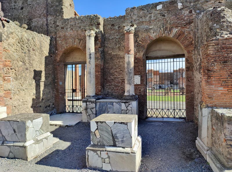 Pompei - Entrate Del Macellum Dalla Piazza Del Foro Editorial Image ... Pompei - Entrate Del Macellum Dalla Piazza Del Foro Editorial Image ...
