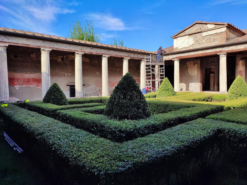 Pompei - Giardino Della Casa Del Menandro Editorial Photography - Image ...