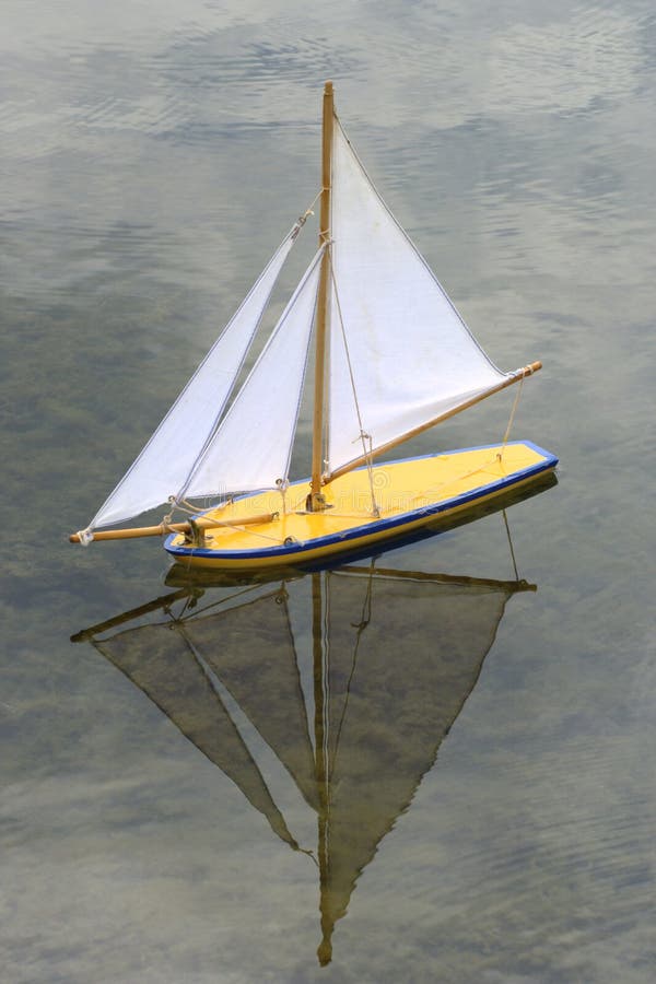 Pond Yacht stock photo. Image of boat, vintage, hull - 20928942