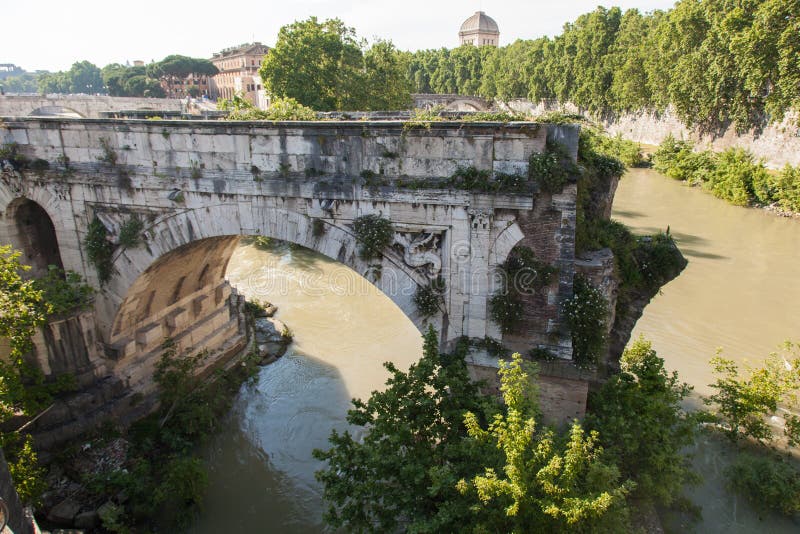 Pons Aemilius Ponte Rotto E Ponte Palatino a Roma Immagine Stock ...
