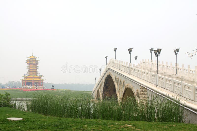 Pont Architectural Traditionnel Chinois De Pierre De Paysage Image ...