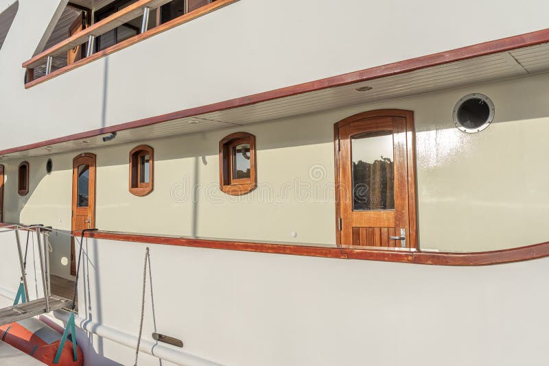 Pont D'un Navire Ou D'un Yacht. Photo stock - Image du paquet, bateau ...