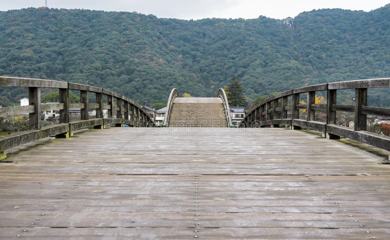 Pont d'Iwakuni, Japon image stock. Image du japon, iwakuni - 92840543