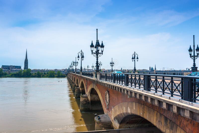 Pont De Pierre En Bordeaux, France Image stock - Image du europe, vieux ...
