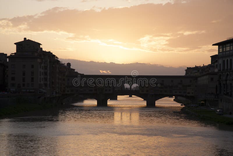 Pont De Ponte Vecchio Et Lampadaire, Florence Photo stock - Image du ...