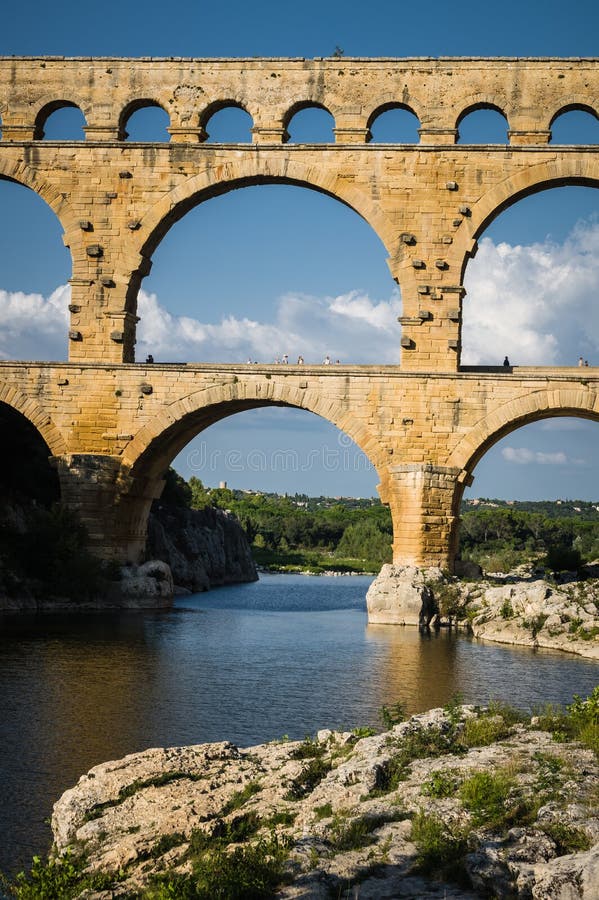 Pont Du Gard, De Brug Van Oude Romein in De Provence, Frankrijk Stock ... Pont Du Gard, De Brug Van Oude Romein in De Provence, Frankrijk Stock ...