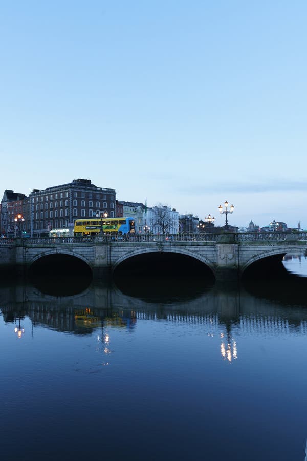 Pont De Connell De ` D'O Et Les Banques Du Nord De La Rivière Liffey En ...