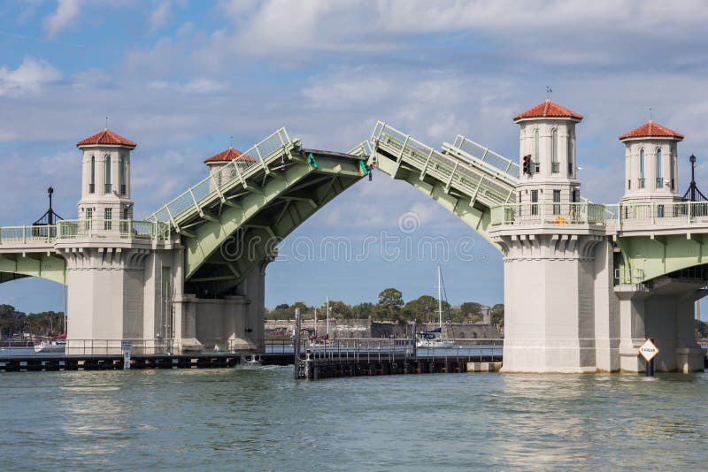 Pont En Bascule Mobile, St Augustine Photo stock - Image du moderne ...