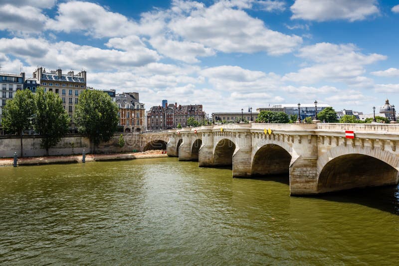 Pont Neuf E Cita L'isola a Parigi Immagine Editoriale - Immagine di ...