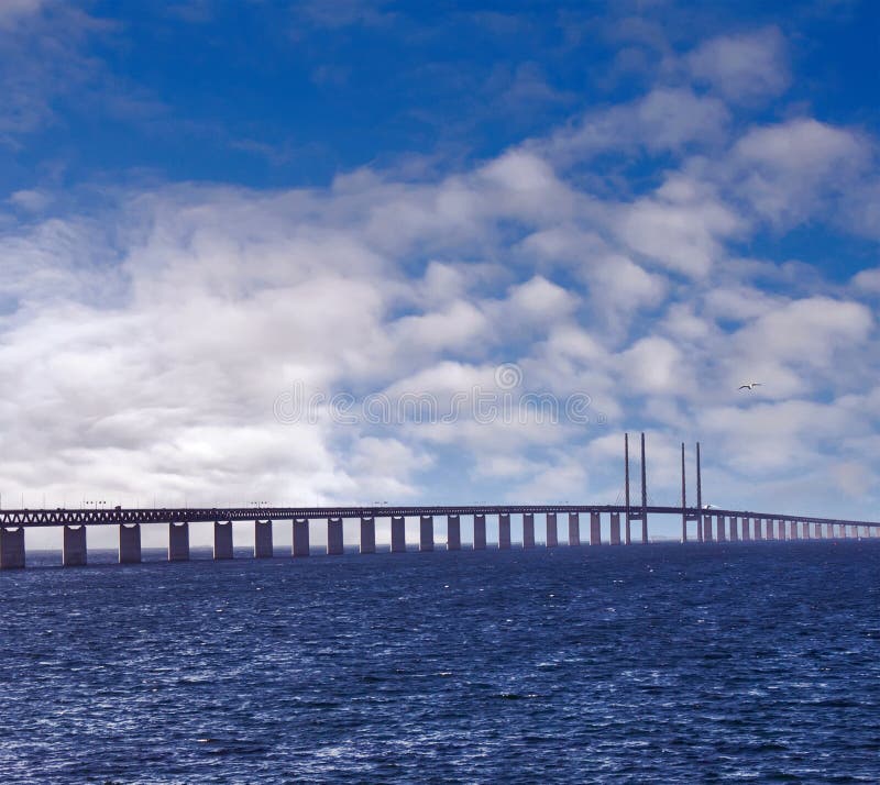 Le Pont D'Oresund, Bron D'oresunds Photo stock - Image du copenhague ...