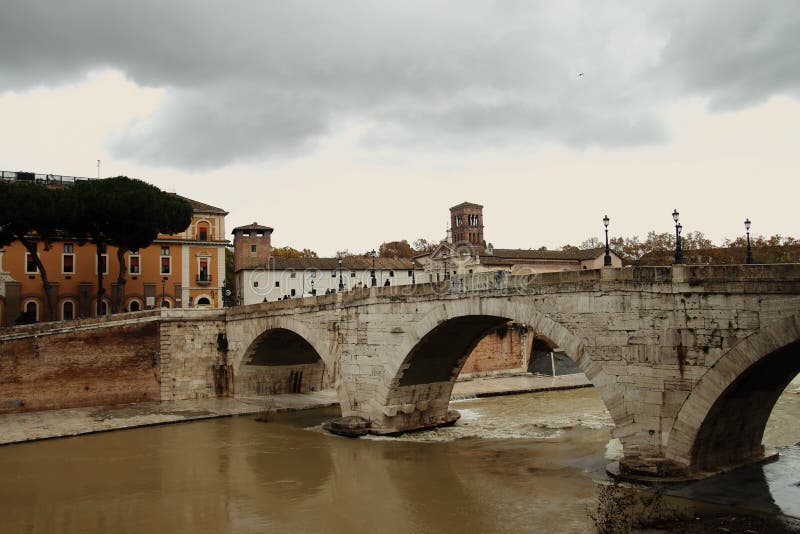 Ponte Cestio stock image. Image of attraction, roma, people - 28339907