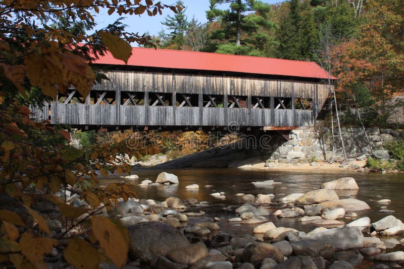 Ponte Coberta Velha Maravilhosa Foto de Stock - Imagem de bonito ...