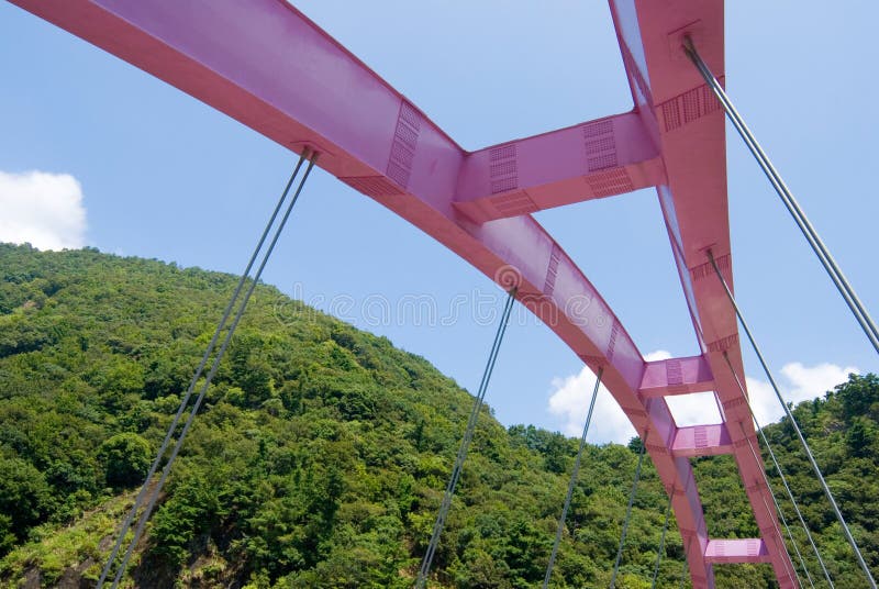 Ponte cor-de-rosa do arco foto de stock. Imagem de estrutura - 8796972