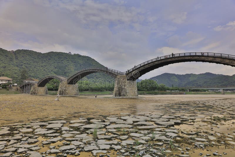 Ponte Iwakuni Yamaguchi Japan Kintaikyo Sobre O Rio Nishiki Com Céu ...