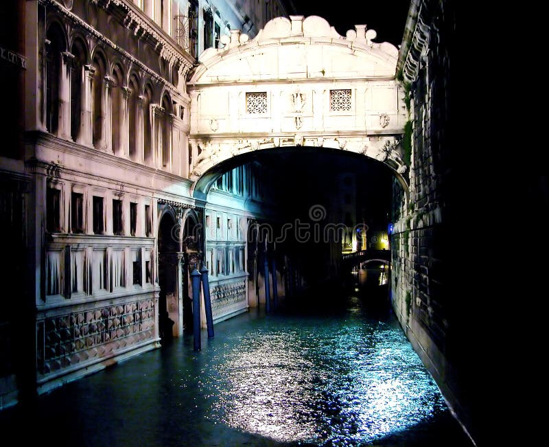 Ponte dei Sospiri by night stock image. Image of european - 111079