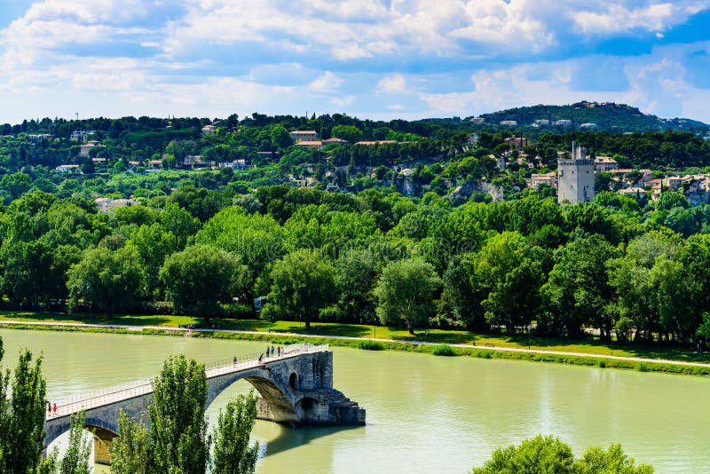 Ponte di Avignone fotografia stock. Immagine di fiume - 69492576