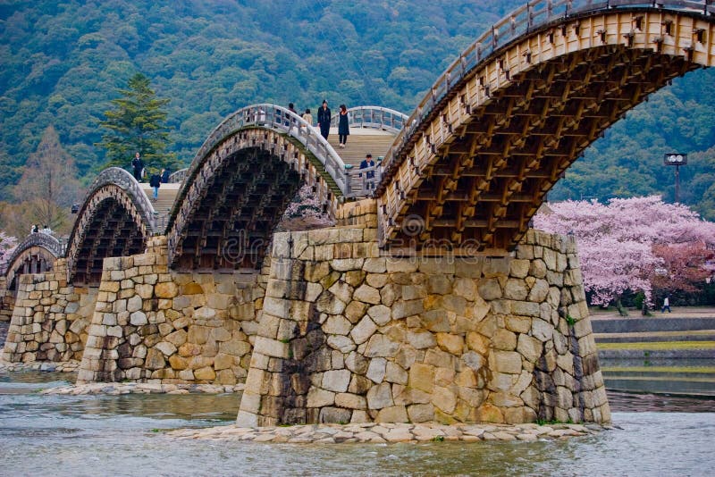 Ponte Storico Di Kintaikyo in Iwakuni, Giappone Fotografia Stock ...