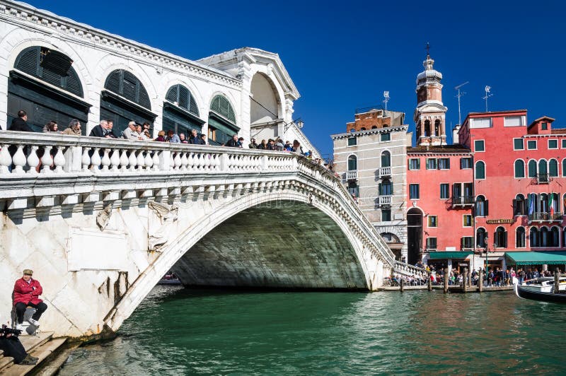 Ponte di Rialto, Venedig redaktionell bild. Bild av vatten - 38448971