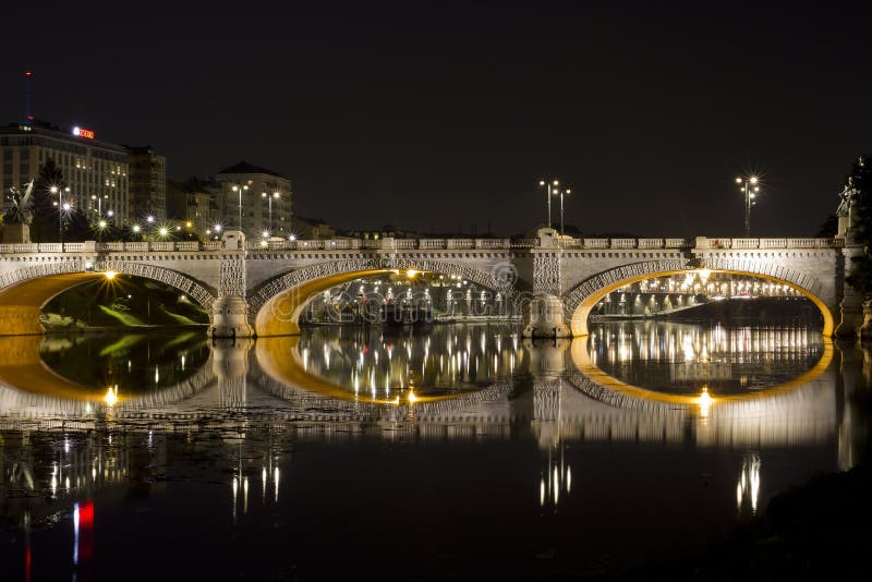 Ponte Di Umberto I a Torino Di Notte Fotografia Stock - Immagine di ...