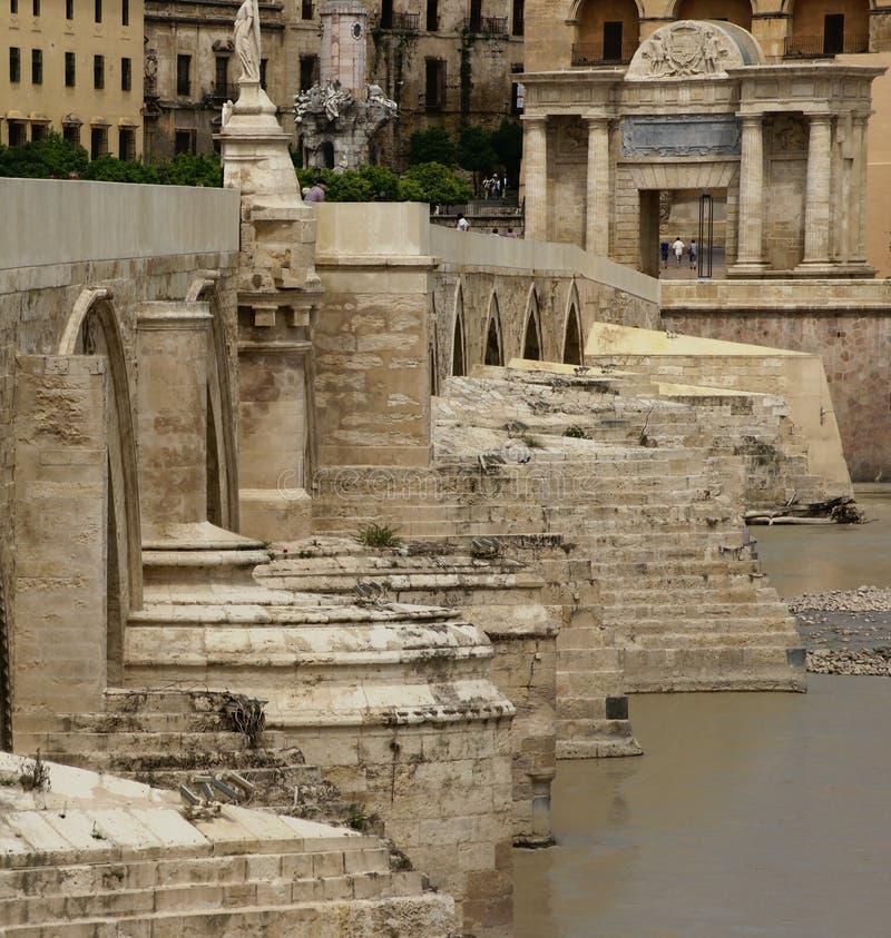 Ponte romana antiga foto de stock. Imagem de ponte, romano - 19824584