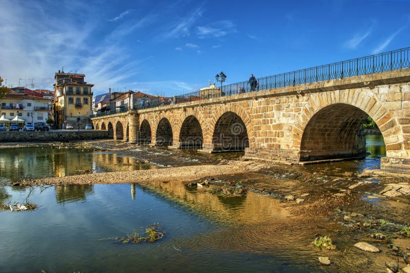 Ponte romana de Trajano foto de stock editorial. Imagem de romano ...