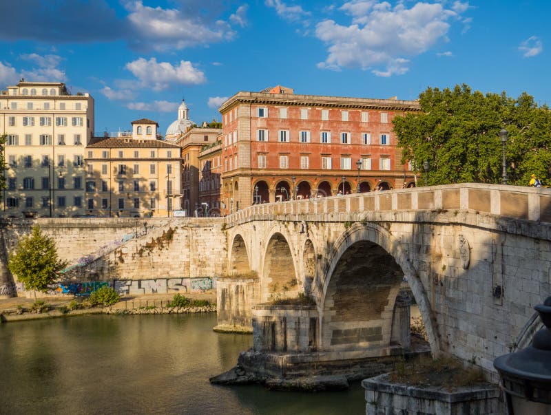 Ponte Sisto, Roma, Italia fotografia stock. Immagine di immaginario ...