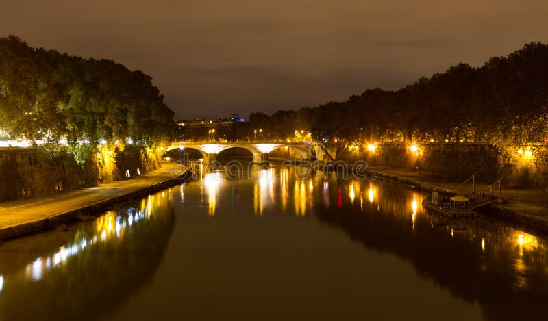 Ponte Umberto I stock image. Image of architecture, italian - 29346647