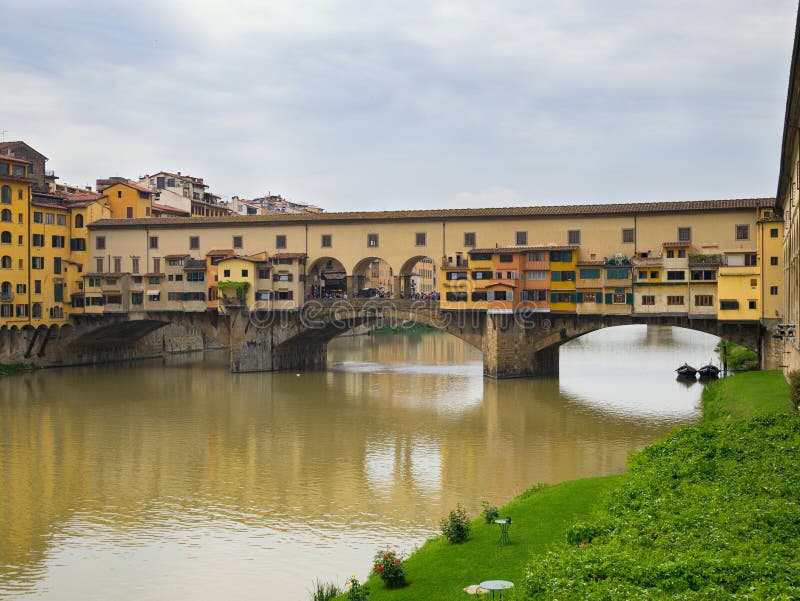 Ponte Vecchio Stary Most W Florencja, Tuscany Zdjęcie Editorial - Obraz ...