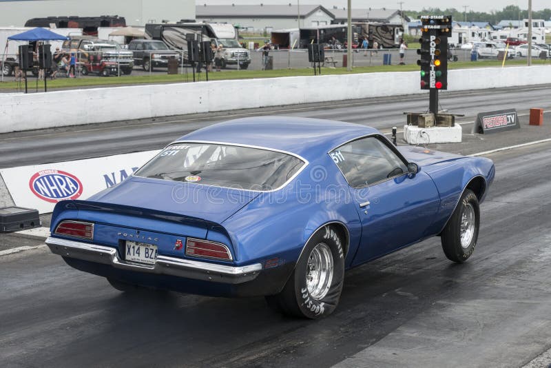 Pontiac firebird drag car editorial stock image. Image of front - 100610309