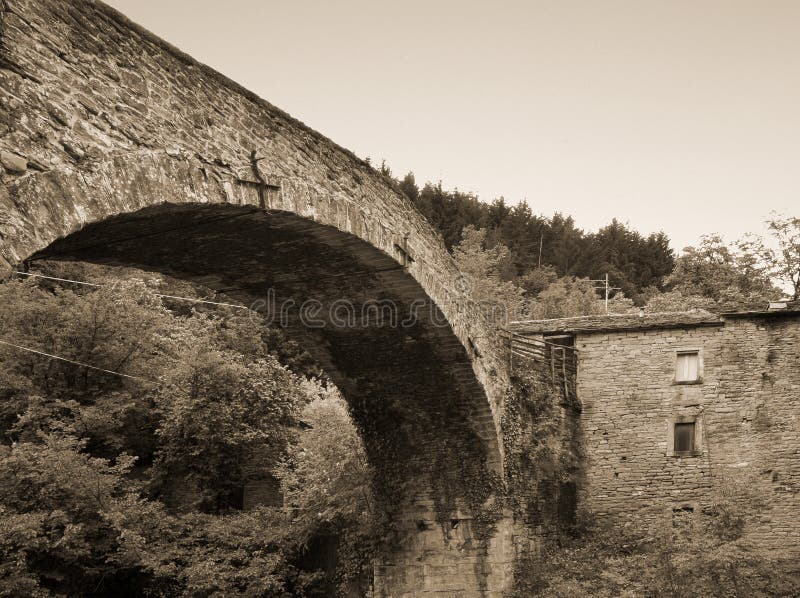 Ponticello antico immagine stock. Immagine di ponticello - 47998651