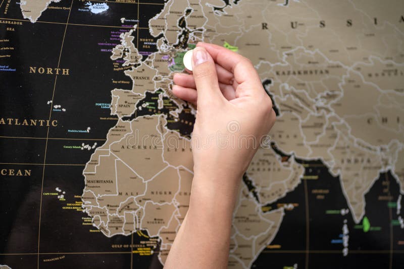 Ponto No Mapa Mundial Marcar No Mapa Imagem de Stock - Imagem de ouro ...