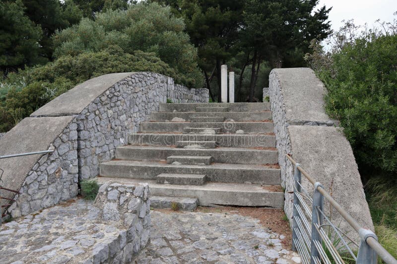 Pontone Scala Di Accesso Al Belvedere Monte Aureo Stock Photos - Free ...