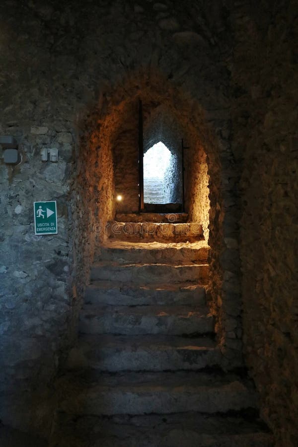 Pontone - Scala Di Accesso Della Cripta Della Basilica Di Sant ...