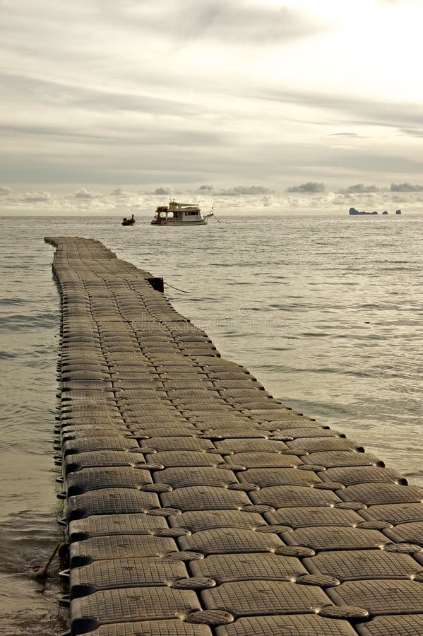 Pontoon jetty stock photo. Image of pier, pontoon, ship - 25416662