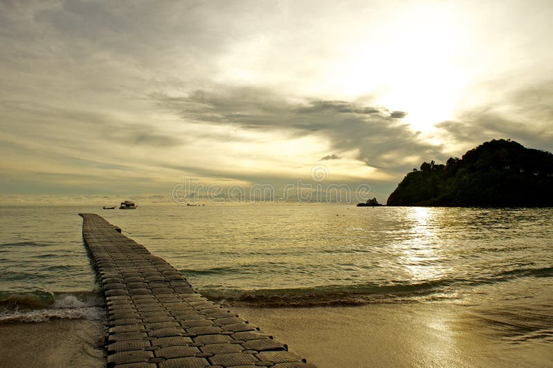Pontoon jetty stock image. Image of jetty, waves, boat - 25416669