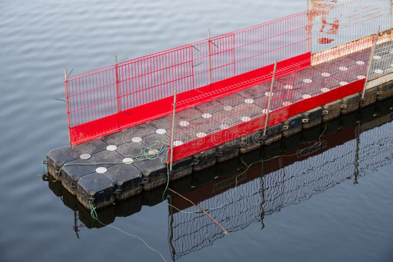 Pontoon Jetty on the River Clyde in Glasgow Stock Image - Image of ...