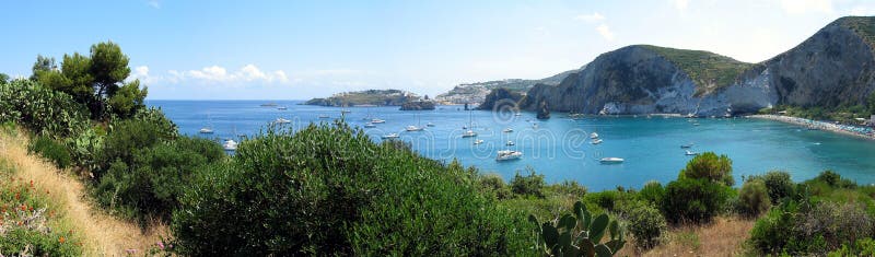 Ponza Insel stockbild. Bild von seebrücke, anker, strand - 5402093