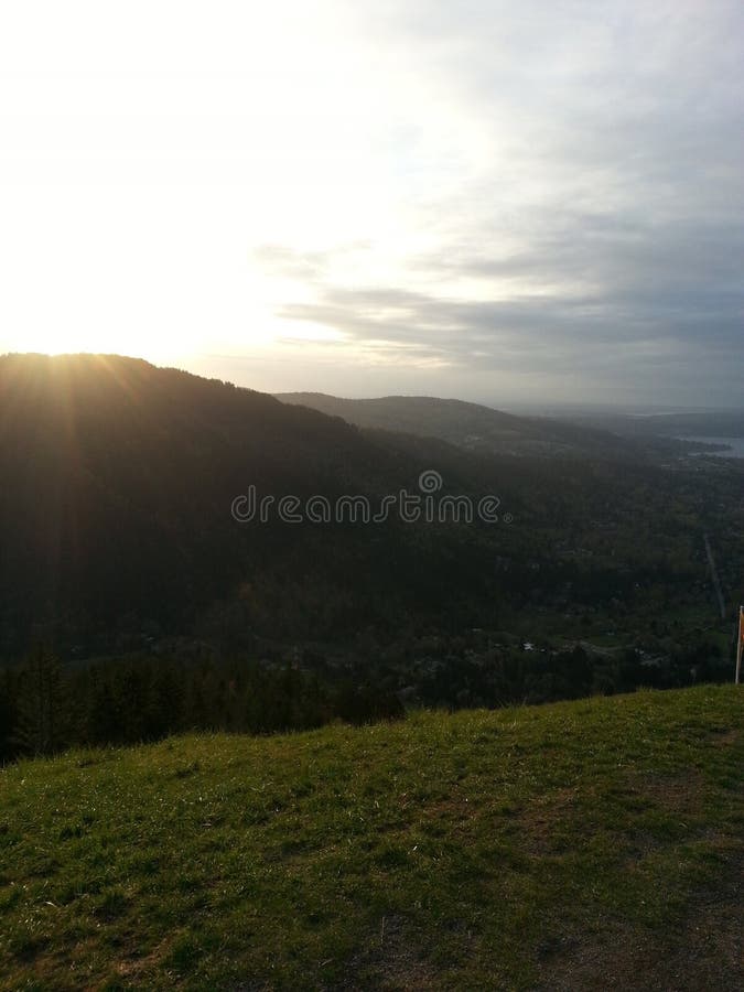 Poo poo point editorial photo. Image of point, tree, landscape - 88604666
