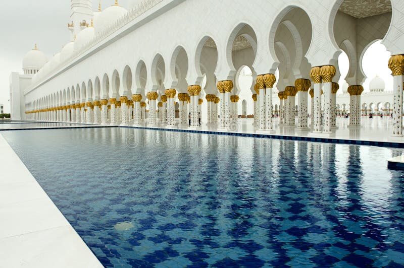 Pool in Grand Mosque stock image. Image of pool, arab - 39239913
