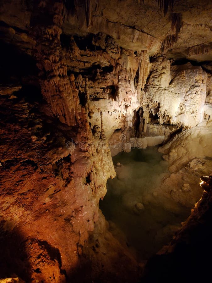G11 Pool With Cave Formations Stock Image - Image of geology, limestone ...