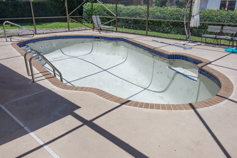 Pool Remodel Work in Progress Stock Photo - Image of cement, grouting ...