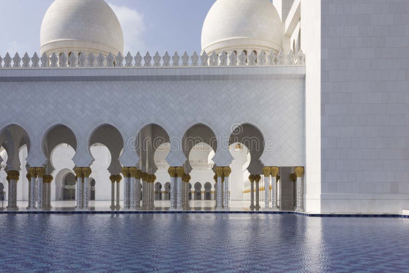 Pool of the Sheikh Al Zayed Mosque Stock Photo - Image of arcade ...