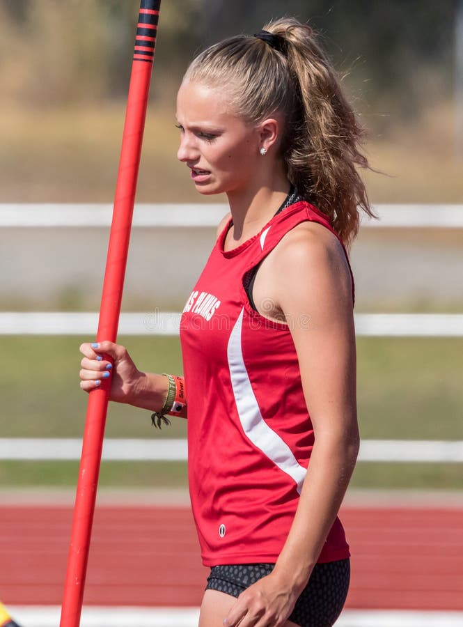 Pool Vaulter redactionele foto. Image of atletiek, bestemming - 72303196