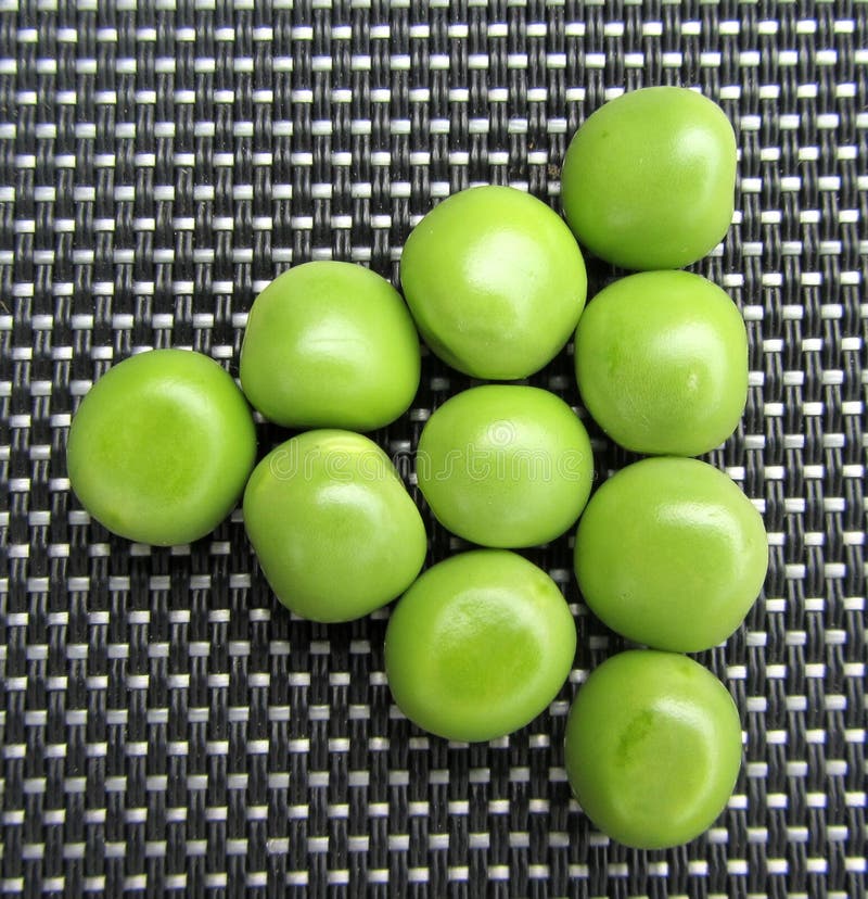 Pooldriehoek En Ballen Op Wit Stock Foto - Image of knipsel, groep ...