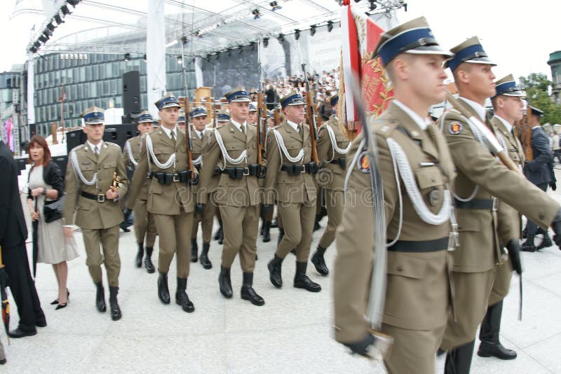 Pools leger redactionele stock afbeelding. Image of mensen - 9728559