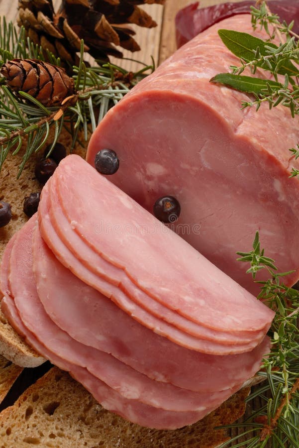 Poolse worst (Polska) stock foto. Image of meisje, buffet - 22076920