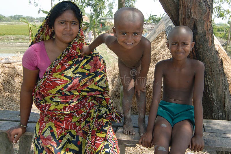 Poor Family editorial stock image. Image of woman, india - 25131249