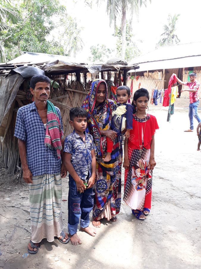A Poor Family in Bangladesh Editorial Stock Photo - Image of family ...