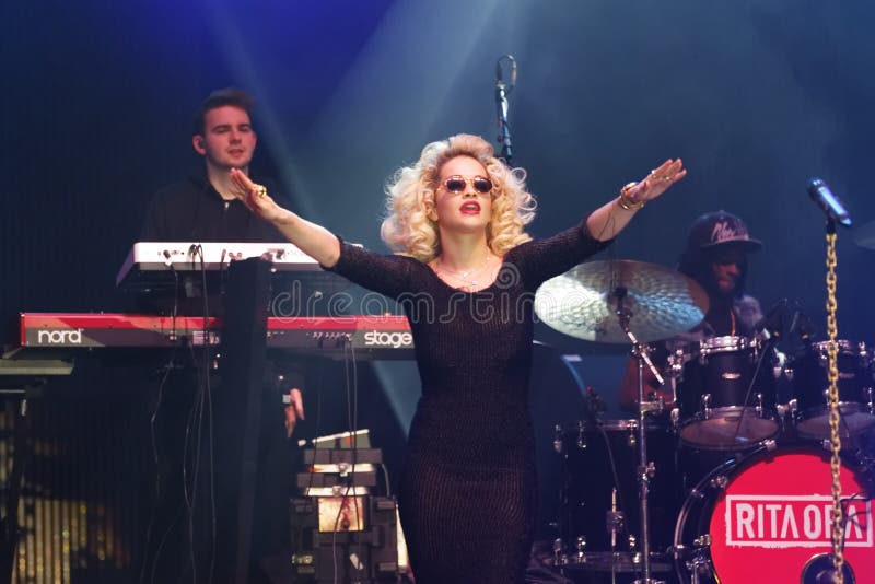 Pop singer - Rita Ora editorial image. Image of dance - 28145345